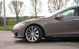 Brūns Tesla Model S 2015 Tartu, ar dzinēja tilpumu 0.00 L un nobraukumu 209 tūkst. km par 18900 €, foto 10 vietnē AUTOMOTO.COM.LV