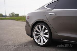 Brūns Tesla Model S 2015 Tartu, ar dzinēja tilpumu 0.00 L un nobraukumu 209 tūkst. km par 18900 €, foto 13 vietnē AUTOMOTO.COM.LV