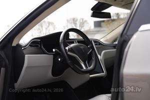Brūns Tesla Model S 2015 Tartu, ar dzinēja tilpumu 0.00 L un nobraukumu 209 tūkst. km par 18900 €, foto 19 vietnē AUTOMOTO.COM.LV