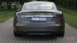 Brown Tesla Model S 2015 in Riga, with an engine capacity of 0.00 L and mileage of 196 thousand km for 14600 €, photo 5 on AUTOMOTO.COM.LV