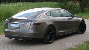 Brown Tesla Model S 2015 in Riga, with an engine capacity of 0.00 L and mileage of 196 thousand km for 14600 €, photo 6 on AUTOMOTO.COM.LV