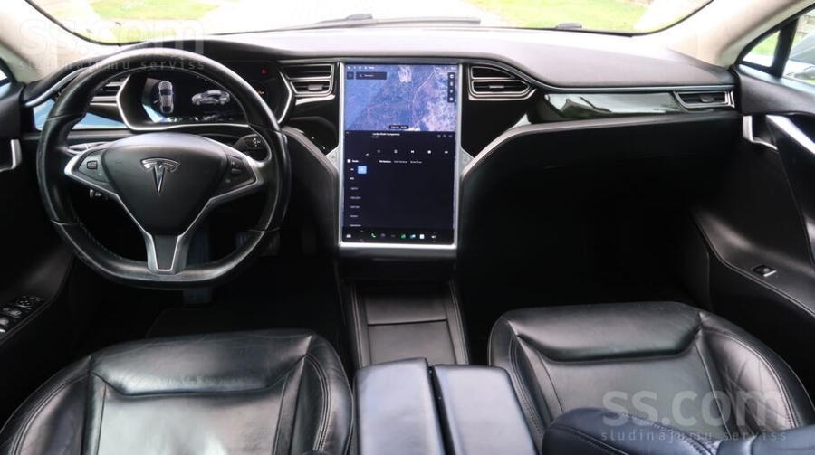Brown Tesla Model S 2015 in Riga, with an engine capacity of 0.00 L and mileage of 196 thousand km for 14600 €, photo 13 on AUTOMOTO.COM.LV