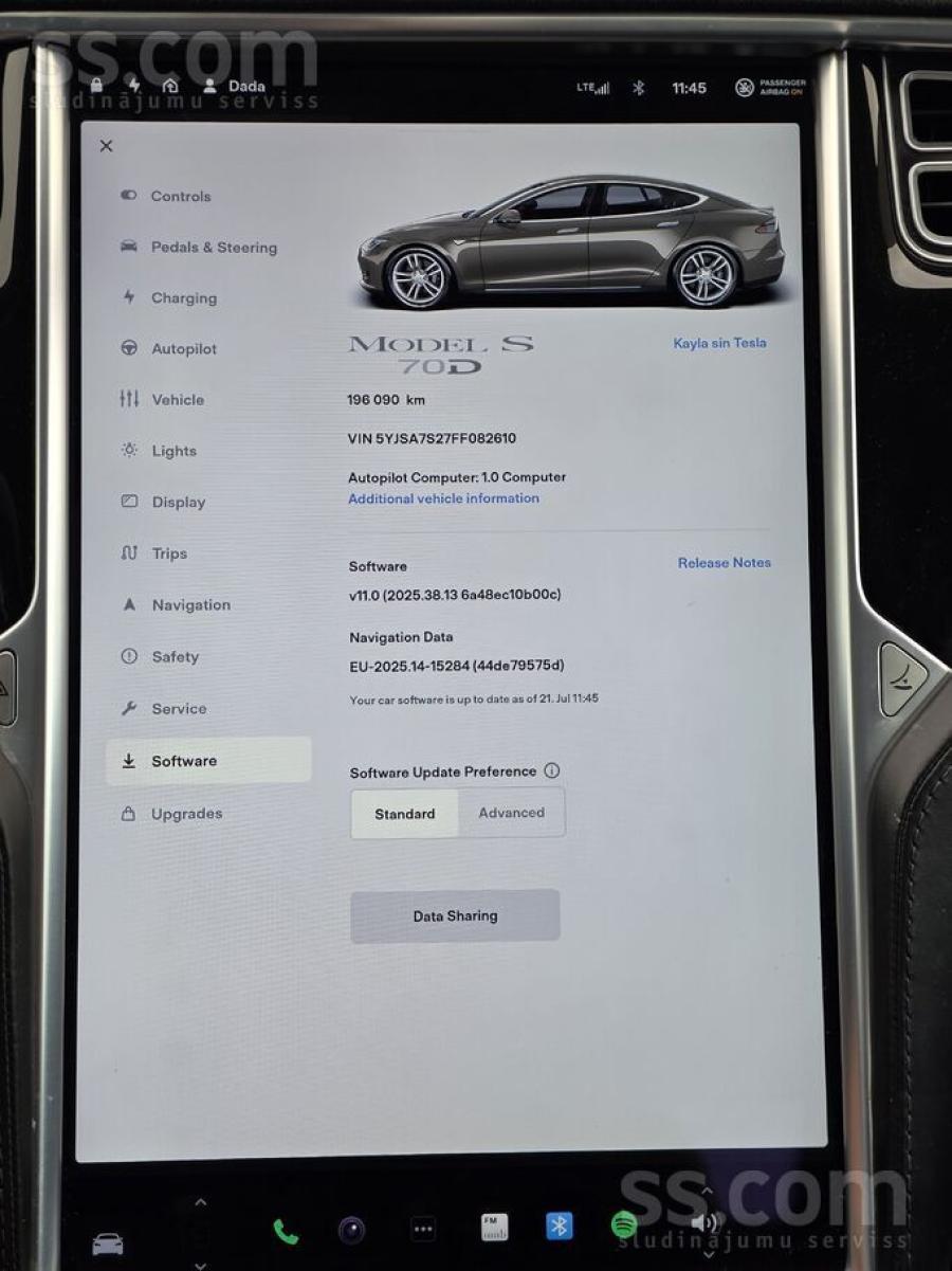 Brown Tesla Model S 2015 in Riga, with an engine capacity of 0.00 L and mileage of 196 thousand km for 14600 €, photo 22 on AUTOMOTO.COM.LV