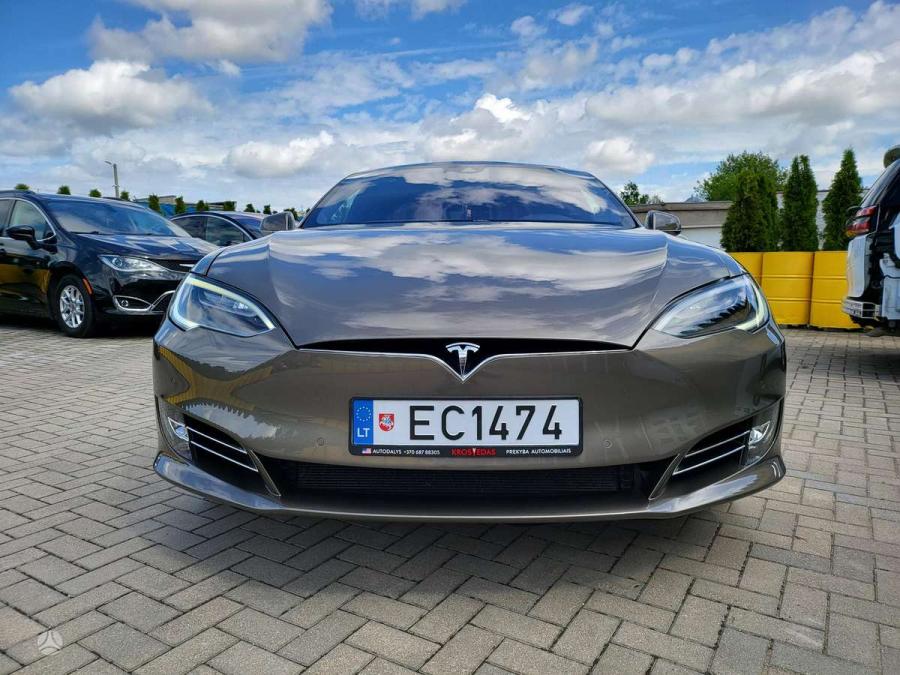 Brown Tesla Model S 2016 in Siauliai, with an engine capacity of 0.00 L and mileage of 149 thousand km for 16900 €, photo 5 on AUTOMOTO.COM.LV