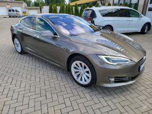 Brown Tesla Model S 2016 in Siauliai, with an engine capacity of 0.00 L and mileage of 149 thousand km for 16900 €, photo 6 on AUTOMOTO.COM.LV