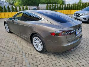 Brown Tesla Model S 2016 in Siauliai, with an engine capacity of 0.00 L and mileage of 149 thousand km for 16900 €, photo 14 on AUTOMOTO.COM.LV