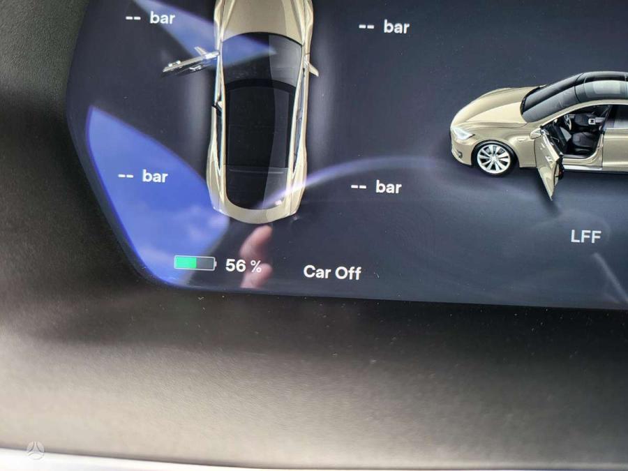 Brown Tesla Model S 2016 in Siauliai, with an engine capacity of 0.00 L and mileage of 149 thousand km for 16900 €, photo 24 on AUTOMOTO.COM.LV