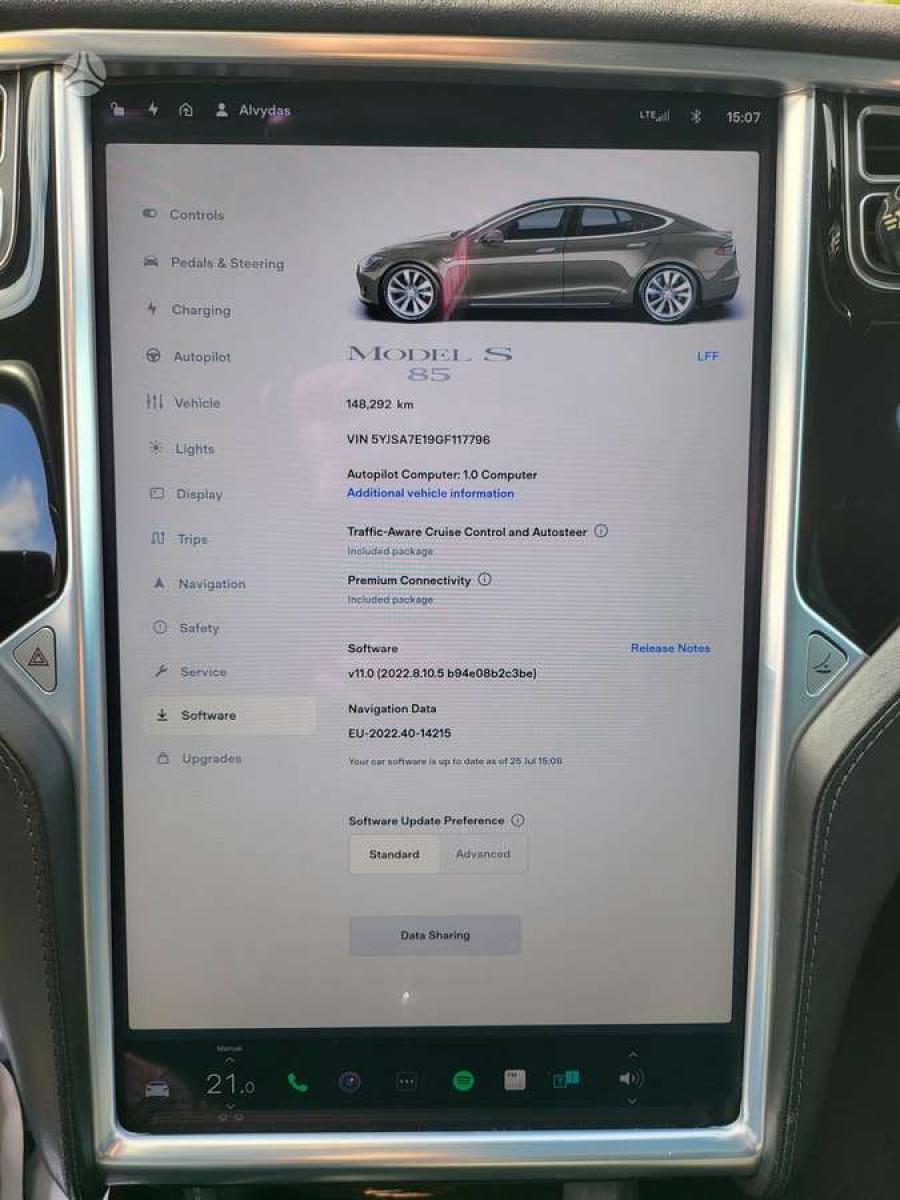 Brown Tesla Model S 2016 in Siauliai, with an engine capacity of 0.00 L and mileage of 149 thousand km for 16900 €, photo 25 on AUTOMOTO.COM.LV
