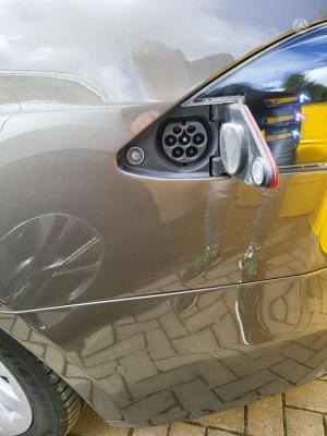 Brown Tesla Model S 2016 in Siauliai, with an engine capacity of 0.00 L and mileage of 149 thousand km for 16900 €, photo 31 on AUTOMOTO.COM.LV