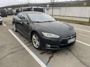 Zaļš Tesla Model S 2014 Klaipėda, ar dzinēja tilpumu 0.00 L un nobraukumu 175 tūkst. km par 10900 €, foto 2 vietnē AUTOMOTO.COM.LV