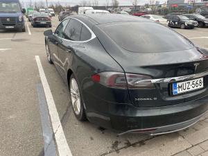 Zaļš Tesla Model S 2014 Klaipėda, ar dzinēja tilpumu 0.00 L un nobraukumu 175 tūkst. km par 10900 €, foto 4 vietnē AUTOMOTO.COM.LV
