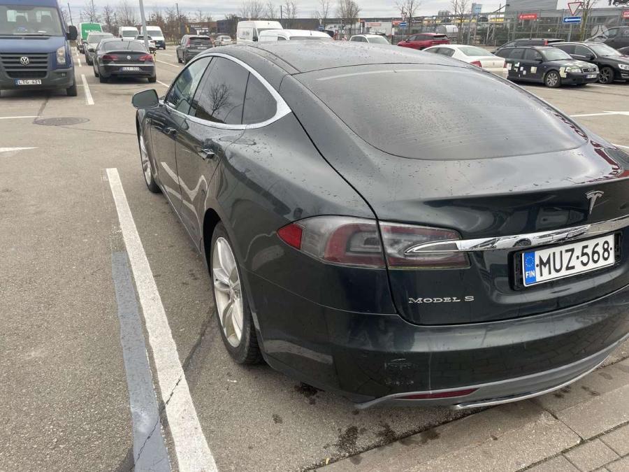 Zaļš Tesla Model S 2014 Klaipėda, ar dzinēja tilpumu 0.00 L un nobraukumu 175 tūkst. km par 10900 €, foto 4 vietnē AUTOMOTO.COM.LV