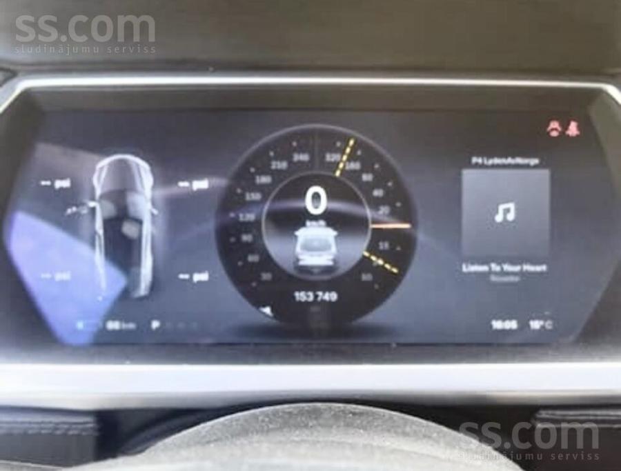 Grey Tesla Model S 2013 in Riga, with an engine capacity of 0.00 L and mileage of 153 thousand km for 12777 €, photo 6 on AUTOMOTO.COM.LV