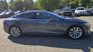 Pelēks Tesla Model S 2013 Klaipėda, ar dzinēja tilpumu 0.00 L un nobraukumu 256 tūkst. km par 12300 €, foto 6 vietnē AUTOMOTO.COM.LV