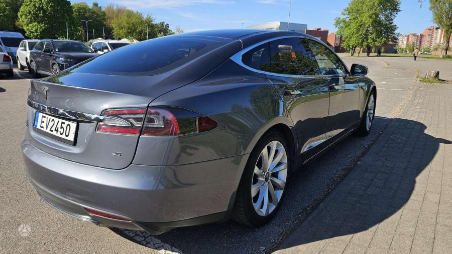 Pelēks Tesla Model S 2013 Klaipėda, ar dzinēja tilpumu 0.00 L un nobraukumu 256 tūkst. km par 12300 €, foto 7 vietnē AUTOMOTO.COM.LV