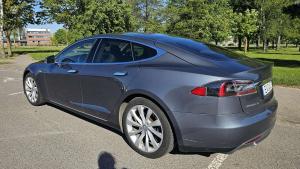 Pelēks Tesla Model S 2013 Klaipėda, ar dzinēja tilpumu 0.00 L un nobraukumu 256 tūkst. km par 12300 €, foto 8 vietnē AUTOMOTO.COM.LV