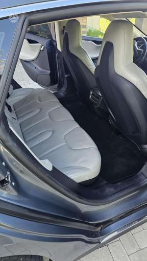 Pelēks Tesla Model S 2013 Klaipėda, ar dzinēja tilpumu 0.00 L un nobraukumu 256 tūkst. km par 12300 €, foto 9 vietnē AUTOMOTO.COM.LV