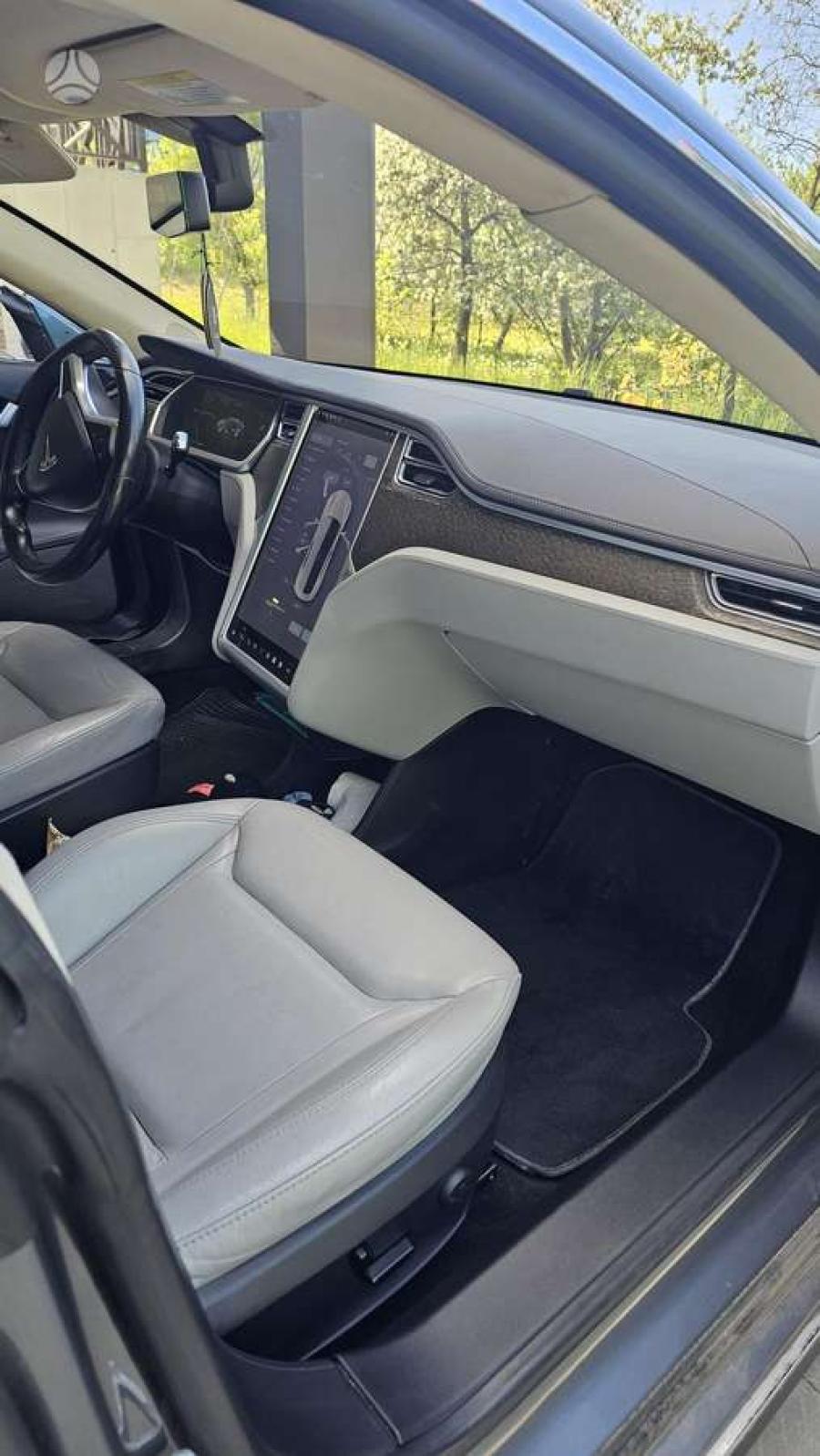 Pelēks Tesla Model S 2013 Klaipėda, ar dzinēja tilpumu 0.00 L un nobraukumu 256 tūkst. km par 12300 €, foto 12 vietnē AUTOMOTO.COM.LV