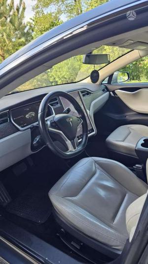 Pelēks Tesla Model S 2013 Klaipėda, ar dzinēja tilpumu 0.00 L un nobraukumu 256 tūkst. km par 12300 €, foto 16 vietnē AUTOMOTO.COM.LV