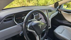 Pelēks Tesla Model S 2013 Klaipėda, ar dzinēja tilpumu 0.00 L un nobraukumu 256 tūkst. km par 12300 €, foto 17 vietnē AUTOMOTO.COM.LV