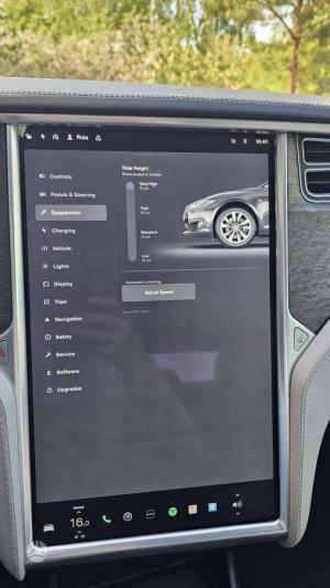 Pelēks Tesla Model S 2013 Klaipėda, ar dzinēja tilpumu 0.00 L un nobraukumu 256 tūkst. km par 12300 €, foto 21 vietnē AUTOMOTO.COM.LV
