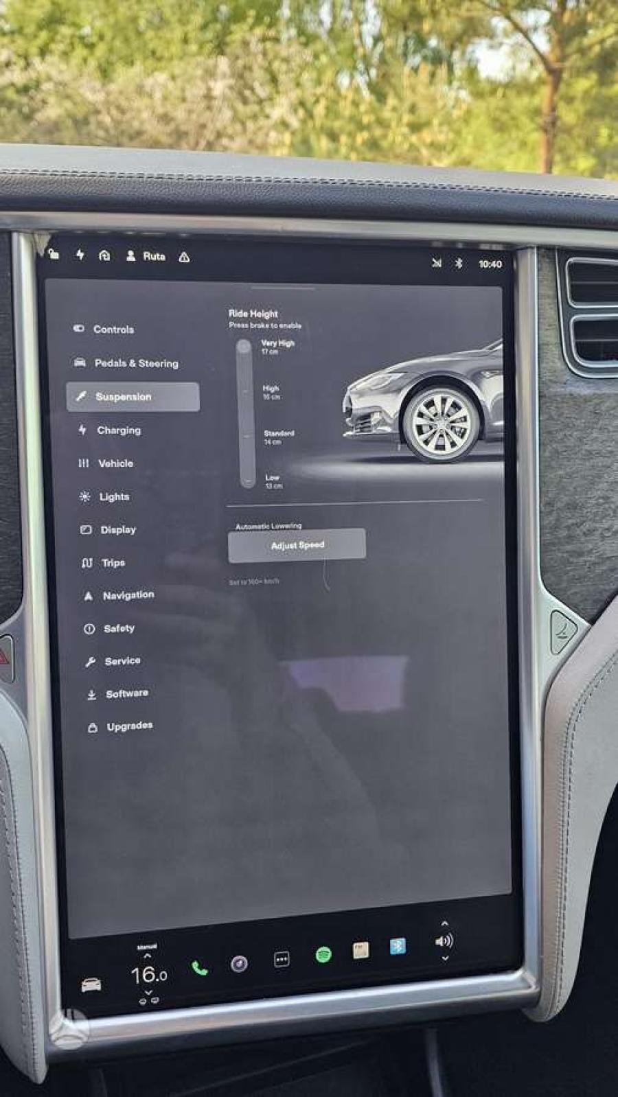 Pelēks Tesla Model S 2013 Klaipėda, ar dzinēja tilpumu 0.00 L un nobraukumu 256 tūkst. km par 12300 €, foto 21 vietnē AUTOMOTO.COM.LV
