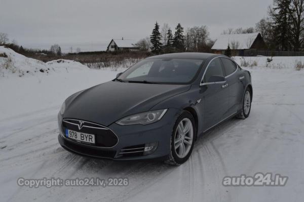 Grey Tesla Model S 2014 in Tartu, with an engine capacity of 0.00 L and mileage of 204 thousand km for 13900 €, photo 1 on AUTOMOTO.COM.LV