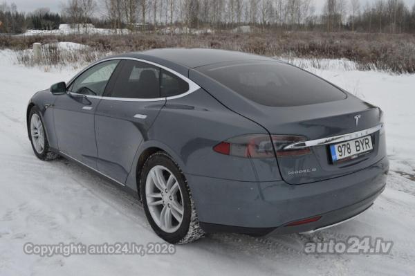 Grey Tesla Model S 2014 in Tartu, with an engine capacity of 0.00 L and mileage of 204 thousand km for 13900 €, photo 7 on AUTOMOTO.COM.LV
