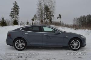 Pelēks Tesla Model S 2014 Tartu, ar dzinēja tilpumu 0.00 L un nobraukumu 204 tūkst. km par 13900 €, foto 4 vietnē AUTOMOTO.COM.LV