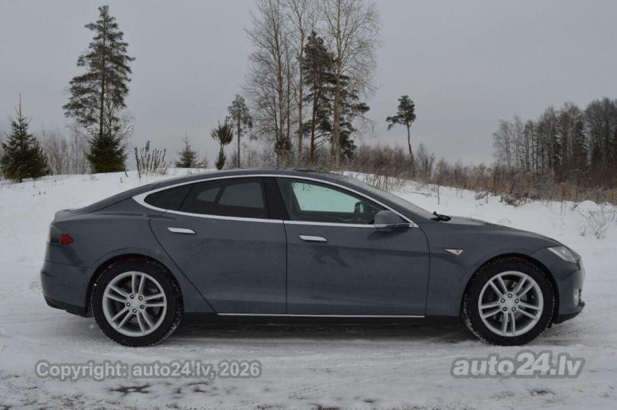 Pelēks Tesla Model S 2014 Tartu, ar dzinēja tilpumu 0.00 L un nobraukumu 204 tūkst. km par 13900 €, foto 4 vietnē AUTOMOTO.COM.LV