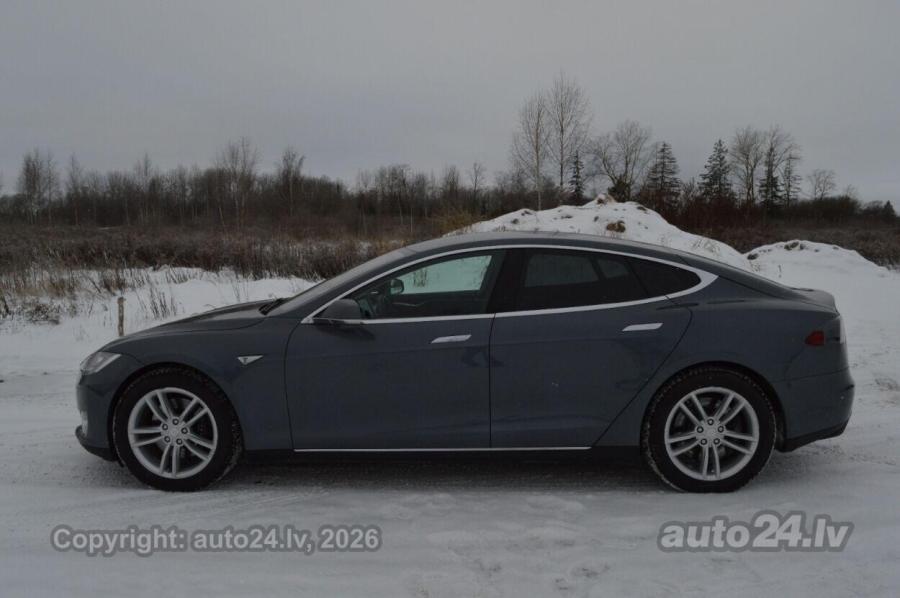 Pelēks Tesla Model S 2014 Tartu, ar dzinēja tilpumu 0.00 L un nobraukumu 204 tūkst. km par 13900 €, foto 8 vietnē AUTOMOTO.COM.LV
