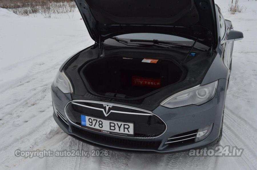 Pelēks Tesla Model S 2014 Tartu, ar dzinēja tilpumu 0.00 L un nobraukumu 204 tūkst. km par 13900 €, foto 13 vietnē AUTOMOTO.COM.LV