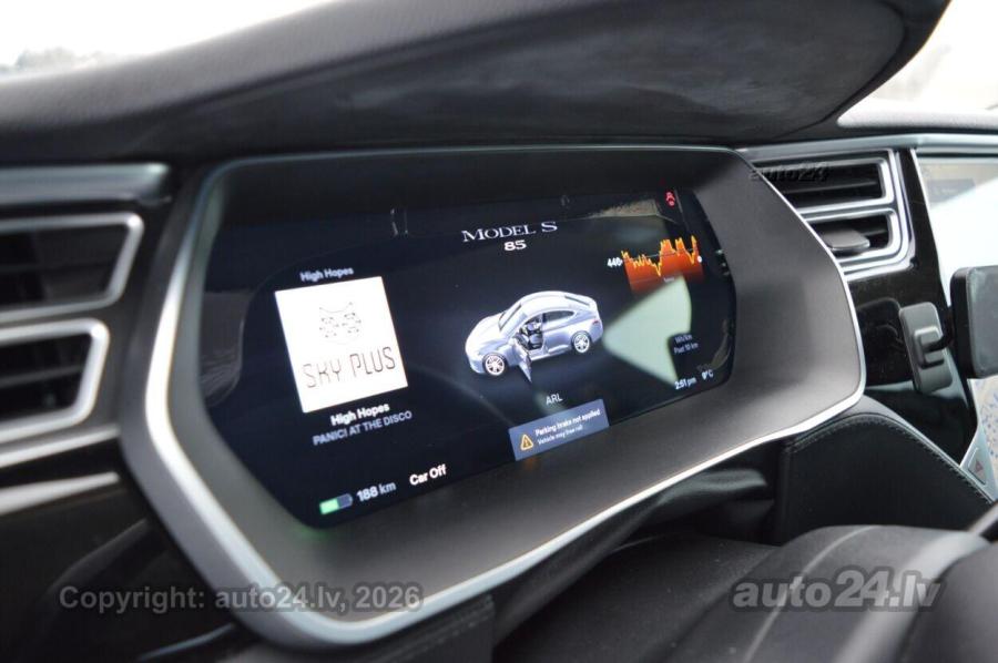 Pelēks Tesla Model S 2014 Tartu, ar dzinēja tilpumu 0.00 L un nobraukumu 204 tūkst. km par 13900 €, foto 15 vietnē AUTOMOTO.COM.LV
