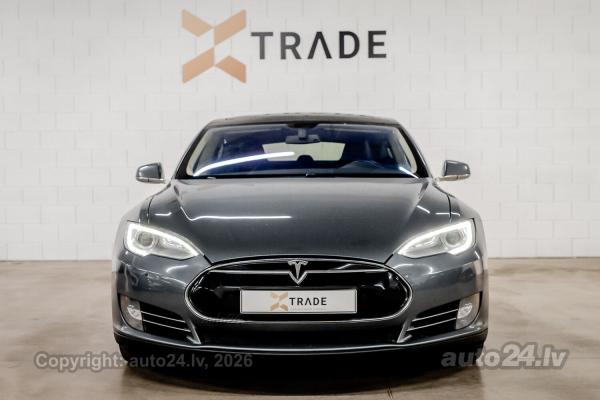 Pelēks Tesla Model S 2014 Pērnava, ar dzinēja tilpumu 0.00 L un nobraukumu 259 tūkst. km par 13900 €, foto 3 vietnē AUTOMOTO.COM.LV