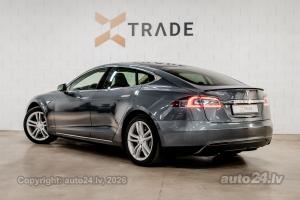 Pelēks Tesla Model S 2014 Pērnava, ar dzinēja tilpumu 0.00 L un nobraukumu 259 tūkst. km par 13900 €, foto 6 vietnē AUTOMOTO.COM.LV