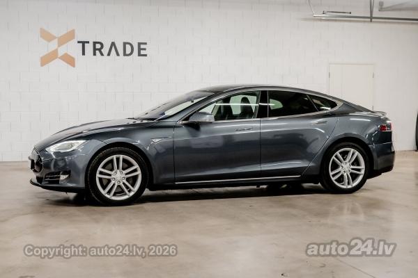 Pelēks Tesla Model S 2014 Pērnava, ar dzinēja tilpumu 0.00 L un nobraukumu 259 tūkst. km par 13900 €, foto 7 vietnē AUTOMOTO.COM.LV