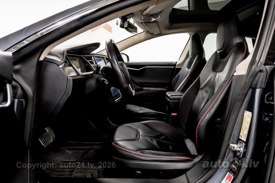 Pelēks Tesla Model S 2014 Pērnava, ar dzinēja tilpumu 0.00 L un nobraukumu 259 tūkst. km par 13900 €, foto 12 vietnē AUTOMOTO.COM.LV