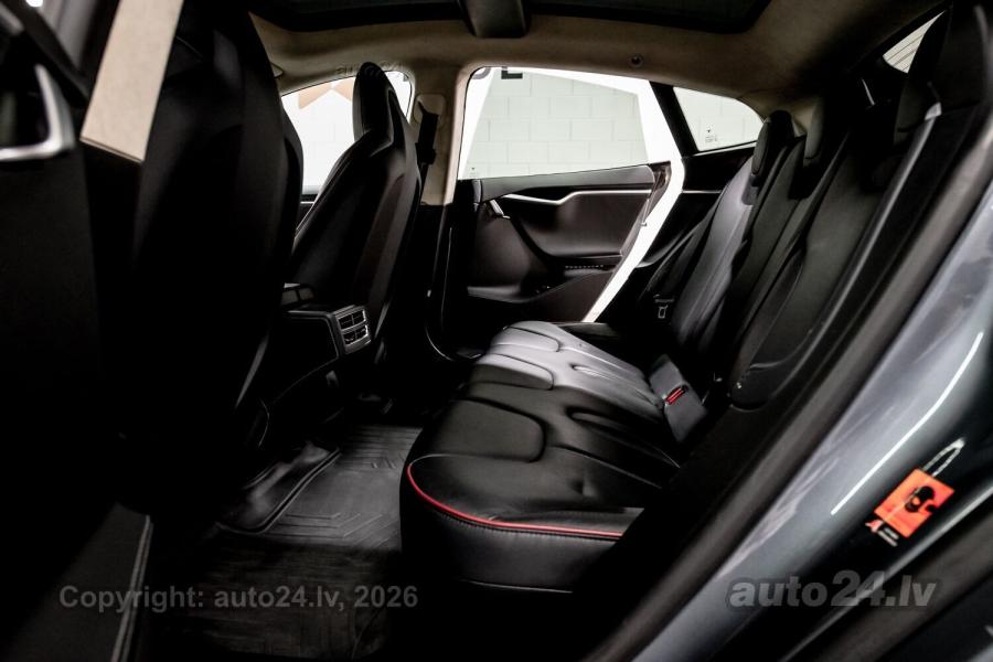 Pelēks Tesla Model S 2014 Pērnava, ar dzinēja tilpumu 0.00 L un nobraukumu 259 tūkst. km par 13900 €, foto 14 vietnē AUTOMOTO.COM.LV