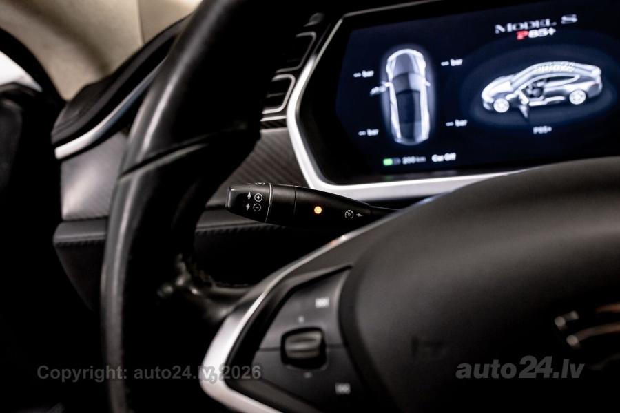 Pelēks Tesla Model S 2014 Pērnava, ar dzinēja tilpumu 0.00 L un nobraukumu 259 tūkst. km par 13900 €, foto 21 vietnē AUTOMOTO.COM.LV