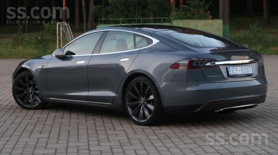 Pelēks Tesla Model S 2014 Rīga, ar dzinēja tilpumu 0.00 L un nobraukumu 248 tūkst. km par 12950 €, foto 7 vietnē AUTOMOTO.COM.LV