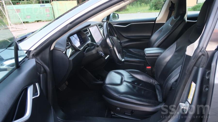 Pelēks Tesla Model S 2014 Rīga, ar dzinēja tilpumu 0.00 L un nobraukumu 248 tūkst. km par 12950 €, foto 10 vietnē AUTOMOTO.COM.LV