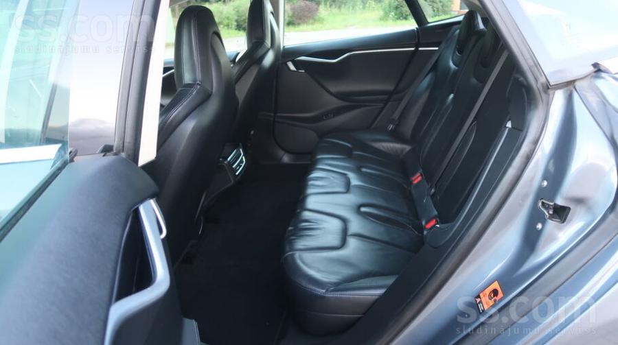 Pelēks Tesla Model S 2014 Rīga, ar dzinēja tilpumu 0.00 L un nobraukumu 248 tūkst. km par 12950 €, foto 16 vietnē AUTOMOTO.COM.LV
