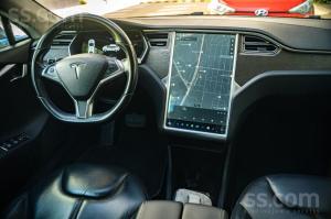 Grey Tesla Model S 2014 in Riga, with an engine capacity of 0.00 L and mileage of 206 thousand km for 13990 €, photo 9 on AUTOMOTO.COM.LV