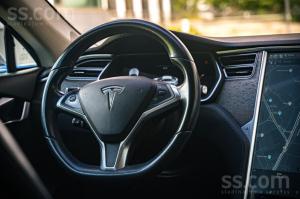 Grey Tesla Model S 2014 in Riga, with an engine capacity of 0.00 L and mileage of 206 thousand km for 13990 €, photo 15 on AUTOMOTO.COM.LV