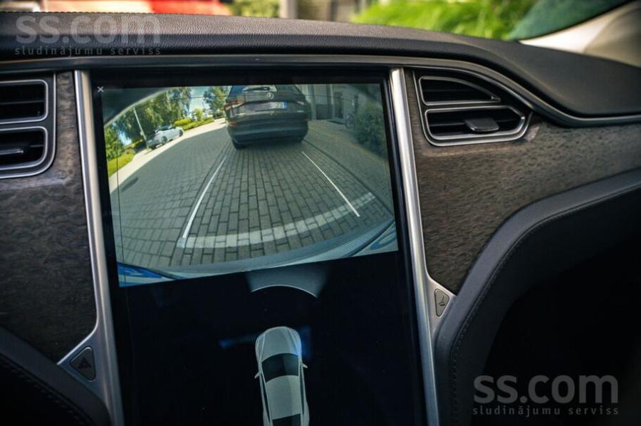 Grey Tesla Model S 2014 in Riga, with an engine capacity of 0.00 L and mileage of 206 thousand km for 13990 €, photo 25 on AUTOMOTO.COM.LV