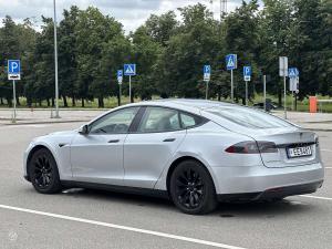 Pelēks Tesla Model S 2014 Viļņa, ar dzinēja tilpumu 0.00 L un nobraukumu 237 tūkst. km par 13500 €, foto 6 vietnē AUTOMOTO.COM.LV