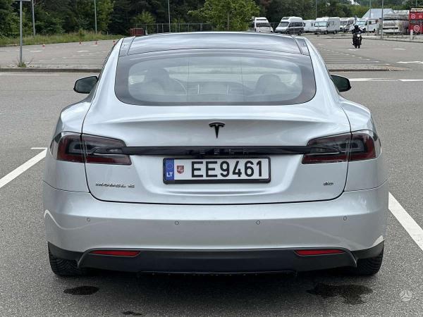 Grey Tesla Model S 2014 in Vilnius, with an engine capacity of 0.00 L and mileage of 237 thousand km for 13500 €, photo 6 on AUTOMOTO.COM.LV