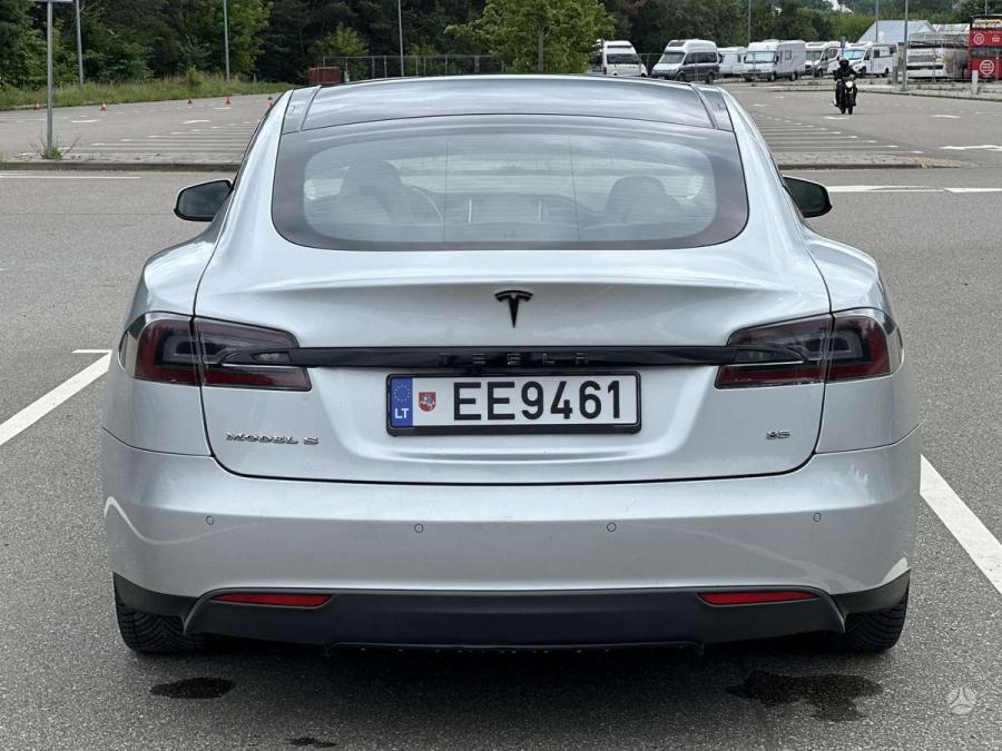 Pelēks Tesla Model S 2014 Viļņa, ar dzinēja tilpumu 0.00 L un nobraukumu 237 tūkst. km par 13500 €, foto 7 vietnē AUTOMOTO.COM.LV