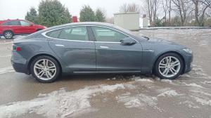 Grey Tesla Model S 2015 in Taurage, with an engine capacity of 0.00 L and mileage of 127 thousand km for 14700 €, photo 6 on AUTOMOTO.COM.LV