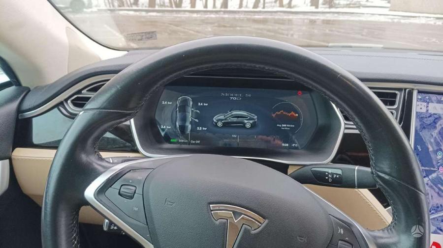 Grey Tesla Model S 2015 in Taurage, with an engine capacity of 0.00 L and mileage of 127 thousand km for 14700 €, photo 14 on AUTOMOTO.COM.LV